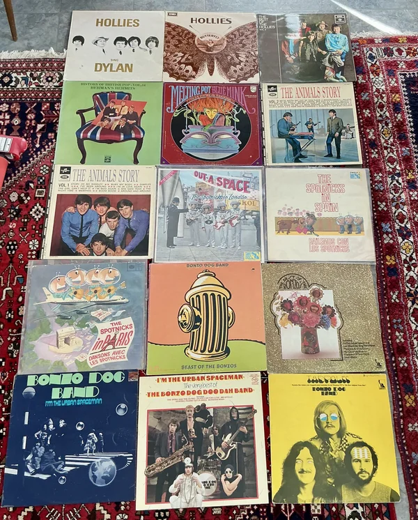 Låda med LP skivor plus 2 stereo8 tot ca 130 st mest rock 60-70 tal ...